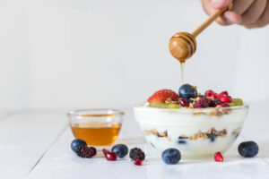 Doce por natureza: tudo que você precisa saber sobre mel - Gastronomia ...